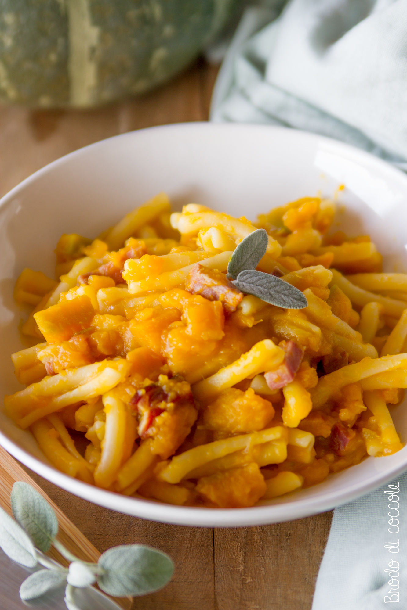 Pasta con zucca e speck - Brodo di coccole Pasta con zucca e speck - Brodo di coccole
