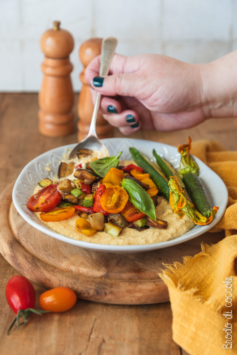 Hummus di ceci con verdure spadellate - Brodo di coccole